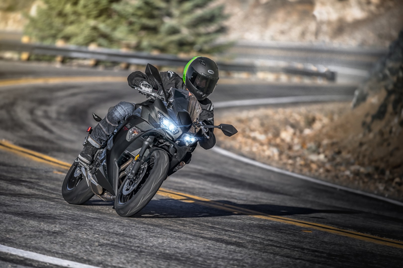 Nouvelles couleurs 2026 pour la populaire Kawasaki Ninja 650 - Solo ...